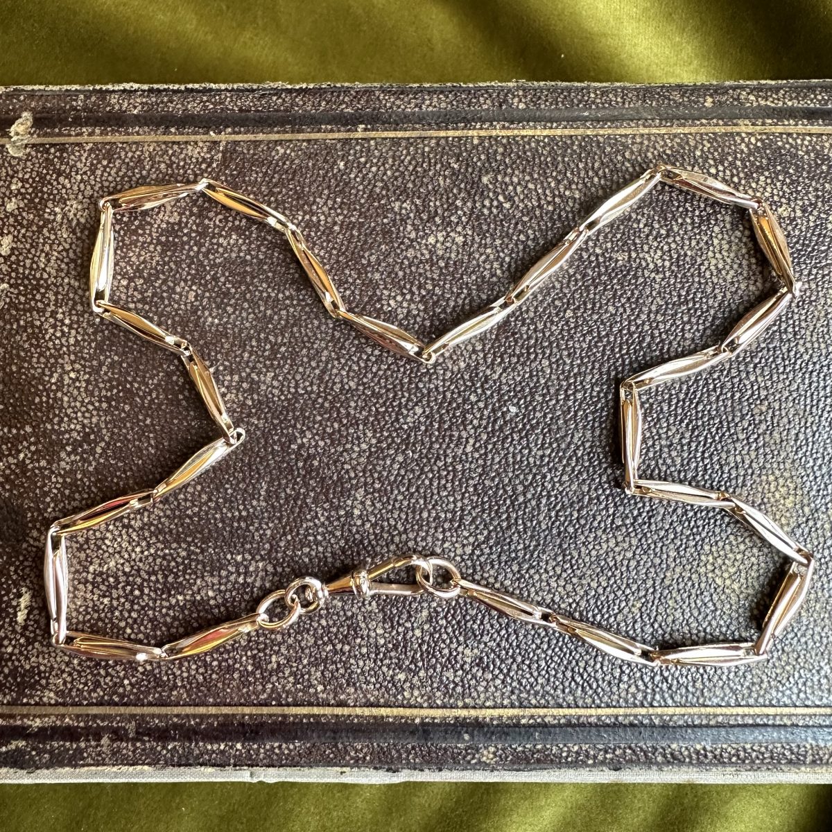 Chains – Bauble Magpie